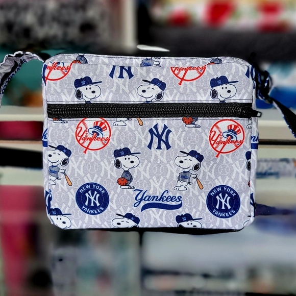 Bags | Snoopy New York Yankees Purse Shoulder Bag | Poshmark